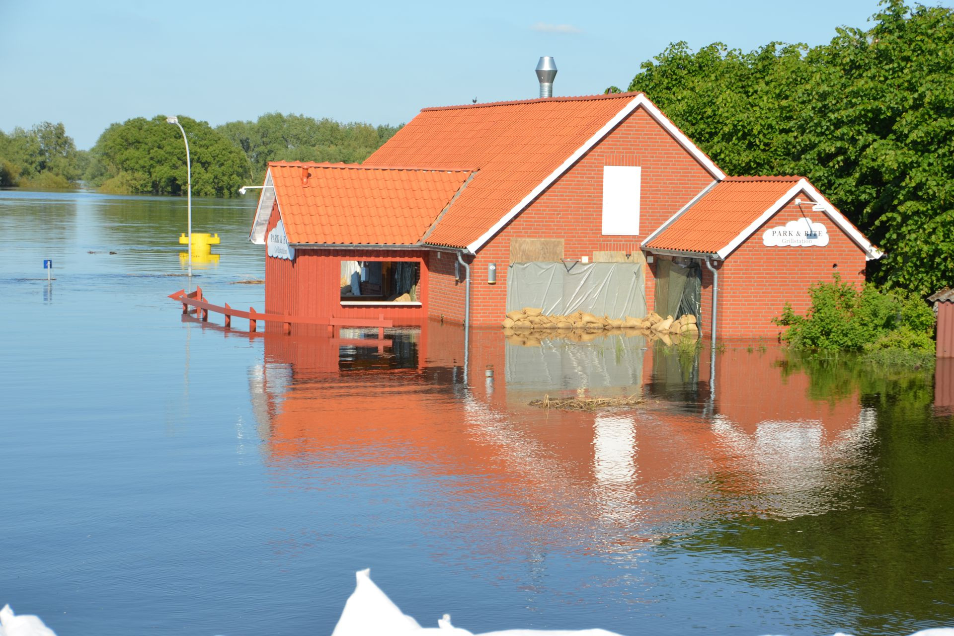 Sonderlage Hochwasser Bremerhaven (Katastrophenschutzübung) | DLRG Landesverband Niedersachsen e.V.